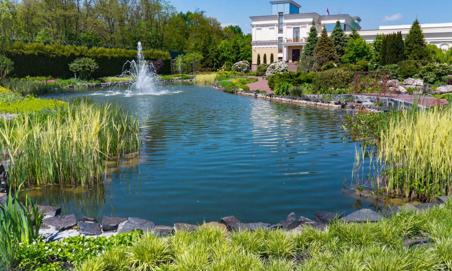 Aquarium & Ponds - United-Tech, Inc.